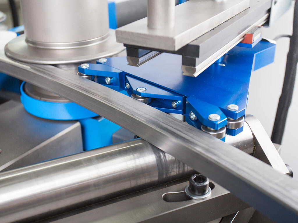 PC400 - PBT's profile bending machine control system